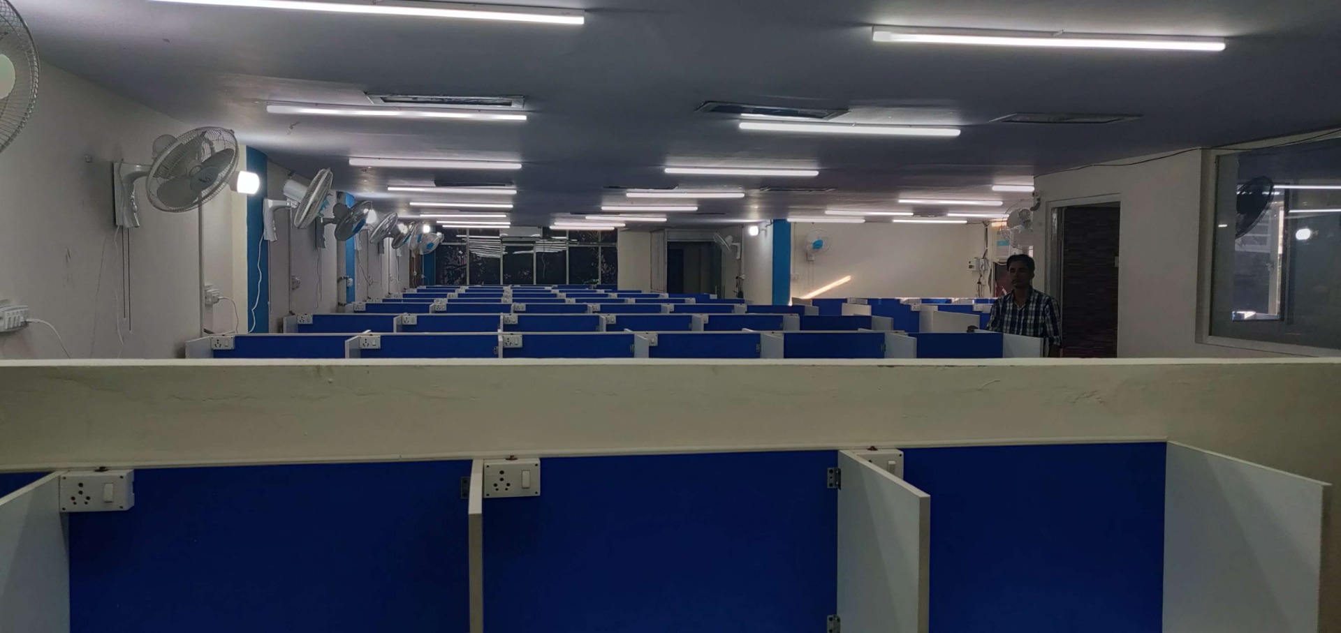 Library in Noida - The Study Cafe Library